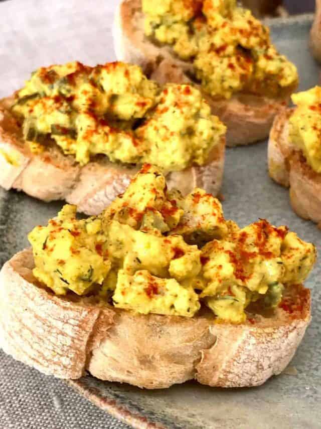 VEGAN DEVILED-EGG CROSTINI – No Sweat Vegan