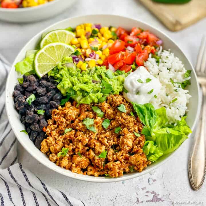 Chipotle Sofritas Bowls – No Sweat Vegan